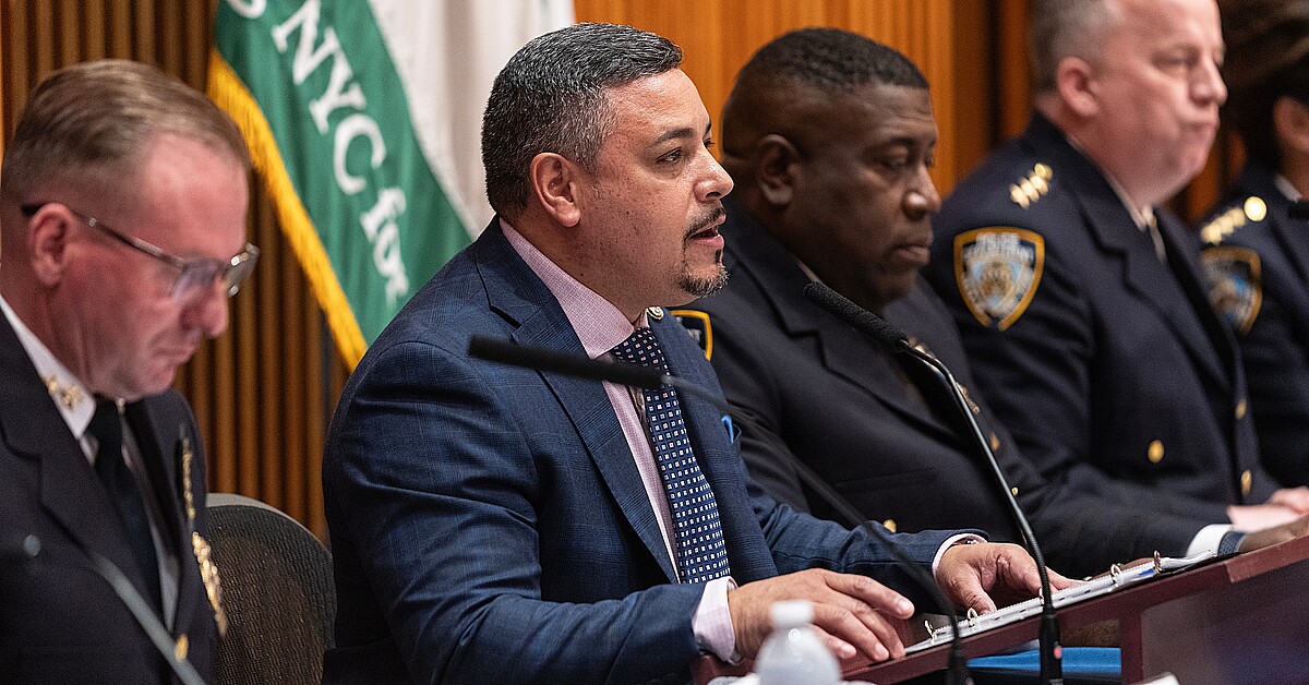 Latino Lawman: NYPD gets its first Hispanic commissioner | ADN América